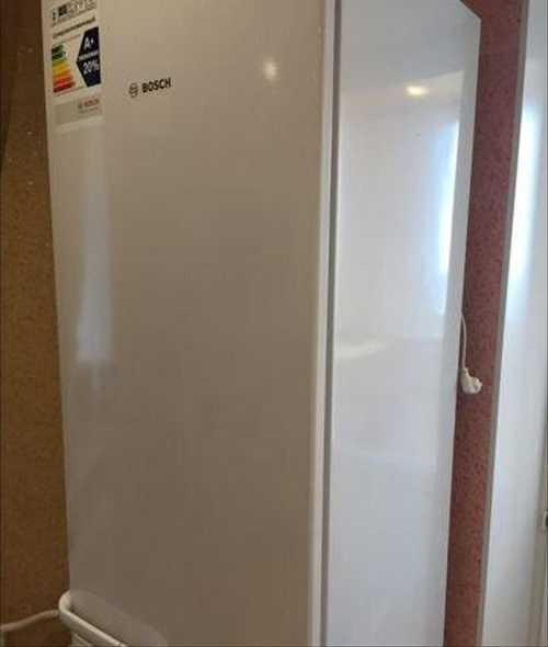 Холодильник в рабочем состоянии Вosh