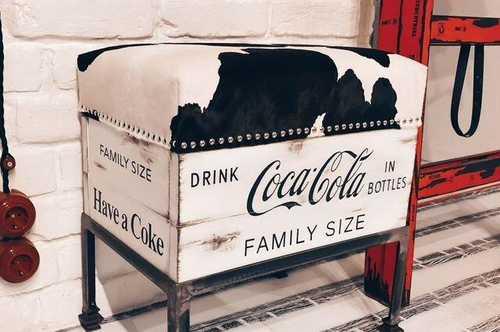 Пуфик белый ретро Coca Cola в стиле лофт