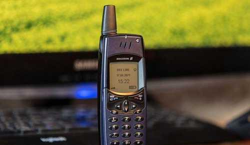 Сенсорный ретротелефон Ericsson R380s 1999 год