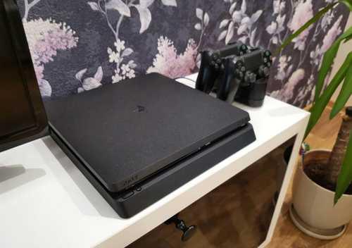 Sony PS4 slim