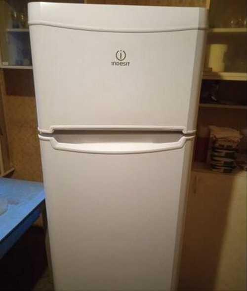 Холодильник двухкамерный indesit б/у