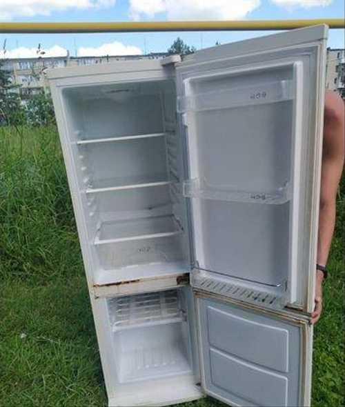 Холодильник бу маленький Hansa