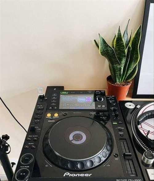 Пара Pioneer CDJ-2000