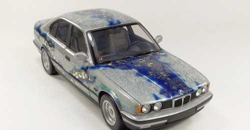 1/18 BMW 535i Artcar minichamps