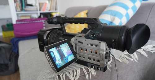 Профессиональная камера Panasonic AG DVX100 P