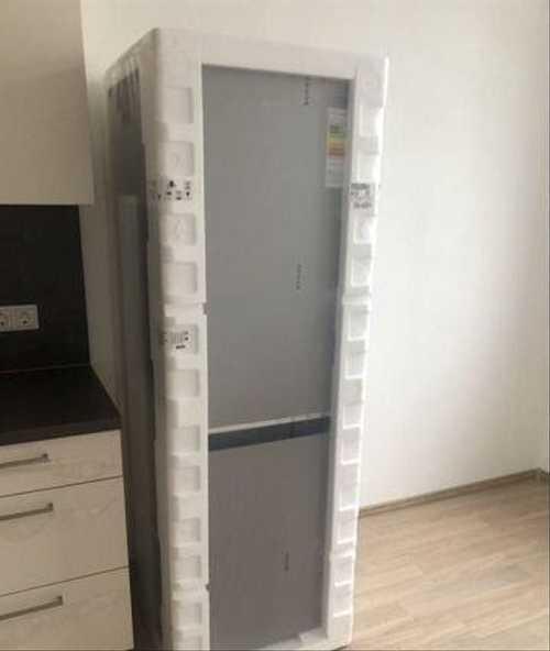 Холодильник новый Samsung RB30J3000SA