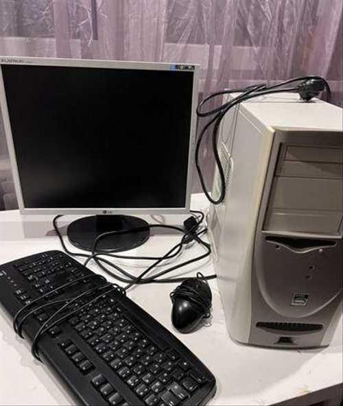 Компьютер системный блок, монитор, мышка и клавиат