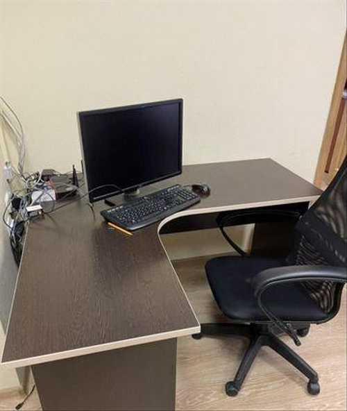Компьютерный стол офисный