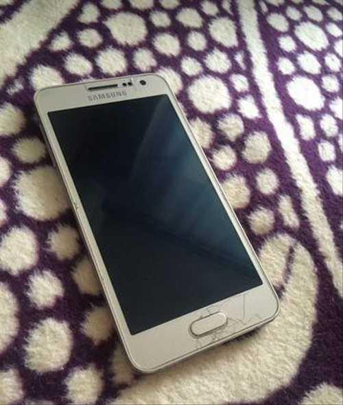 Телефон Samsung galaxy а3