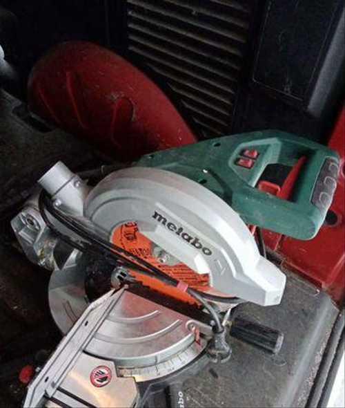 Торцовочная пила metabo kgs 216 m