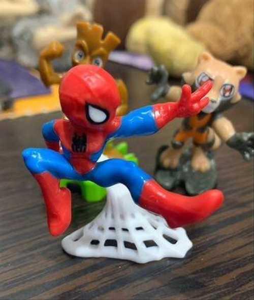 Киндер игрушки Marvel
