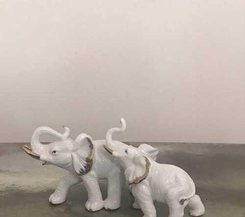 Пара слонов. Слон фарфоровая статуэтка