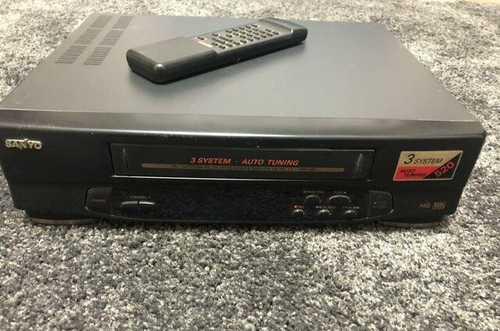 Видеомагнитофон Sanyo VHR-520