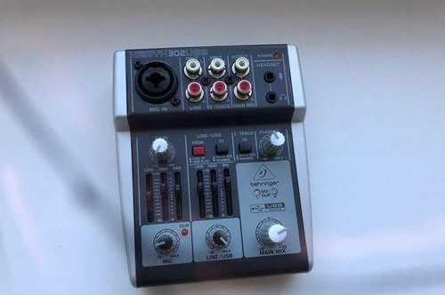 Аудиомикшер behringer 302USB