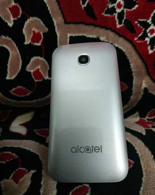 Телефон- раскладушка:" Alcatel-2051D"