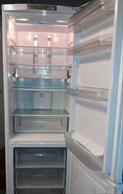 Ariston x ru. Холодильник Аристон x027. 2- Х камерный холодильник Аристон. Холодильник Аристон 1 камерный холодильник. Ariston 3 камерный холодильник.