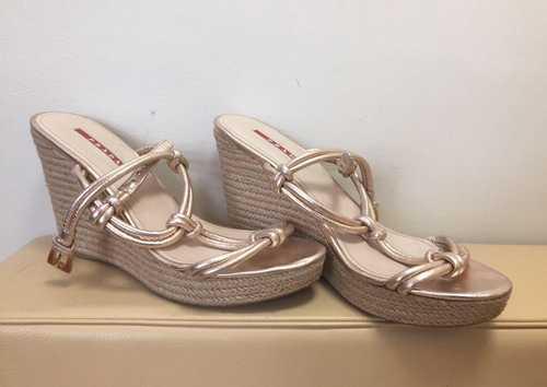 Босоножки Prada