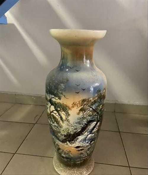Большая красивая напольная ваза