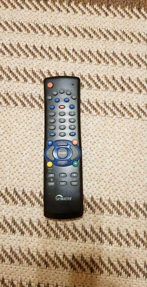 Универсальный пульт для телевизора и пул."Grundig"