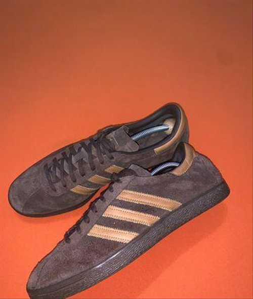Adidas tobacco