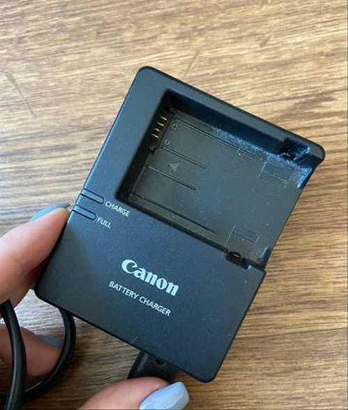 Зарядное устройство Canon lc-e8e