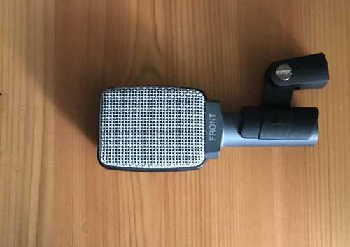 Sennheiser e606