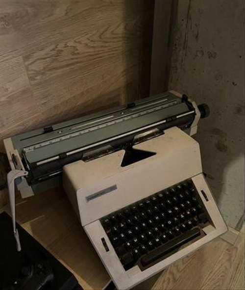 Пишущая машинка robotron 20