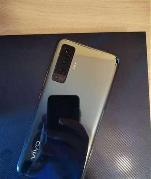 Смартфон vivo x50