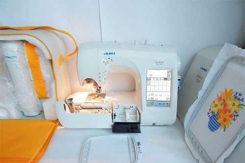 Швейно-вышивальная машина Juki HZL-010, Япония