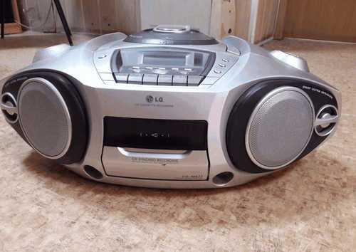 Продам магнитофон типа "boom-box" LG CD - М 371 ах