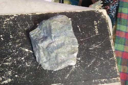 Камень жадеит