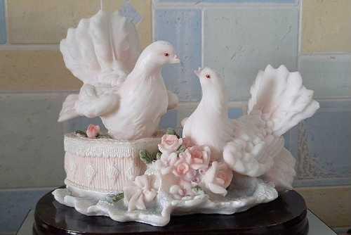 Статуэтка "Голубь и голубка", Huda Italy