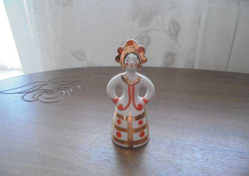 Фарфоровая статуэтка. Барышня. Дулево