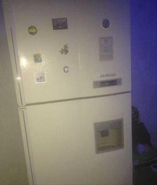 Холодильник бу daewoo большой работает