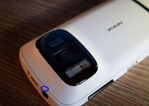 Nokia PureView 808 (41Mpix) (идеальное состояние)