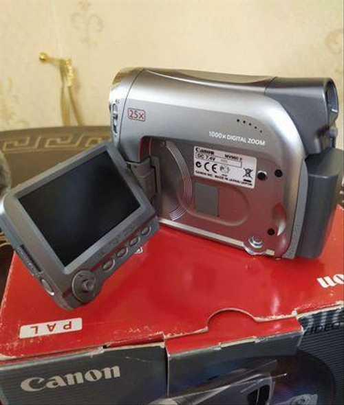 Видеокамера canon