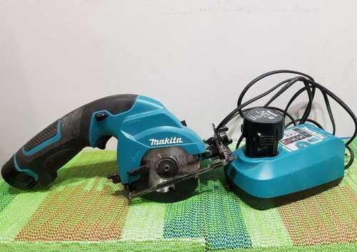 Аккумуляторная циркулярная пила makita HS300D