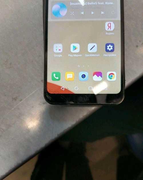 Телефон LG q6a