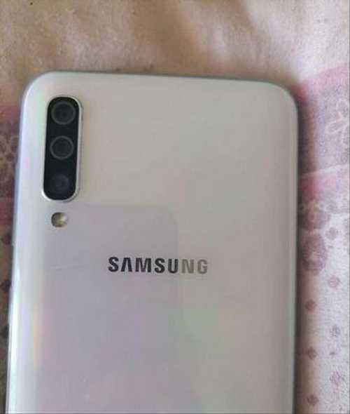Телефон Samsung Gelaxy A50