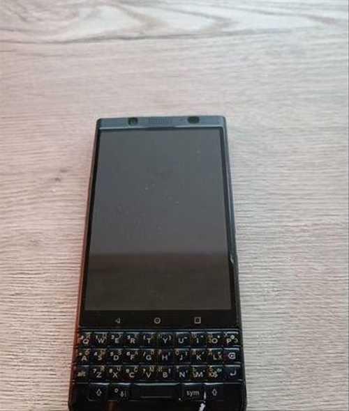 Телефон blackberry keyone
