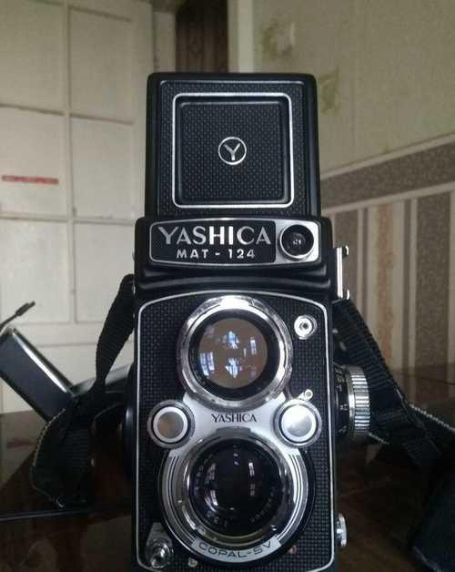 Плёночный фотоаппарат Yashica Mat 124