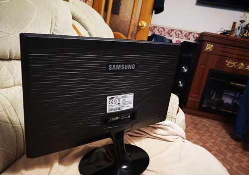Монитор Samsung