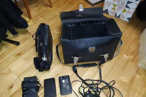 Видеокамера VHS Hitachi VM-2780E(AV) + сумка