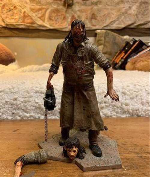 Leatherface из Техасской резни бензопилой от neca