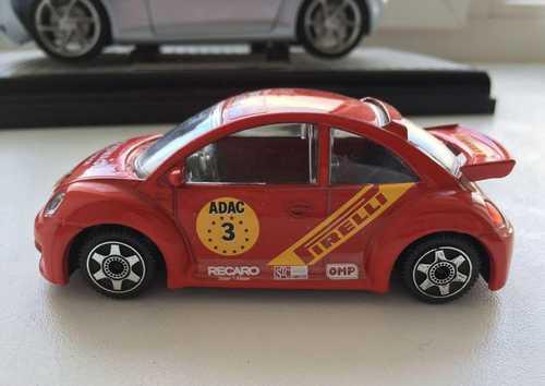 Модель машины Bburago Volkswagen new beetle cup