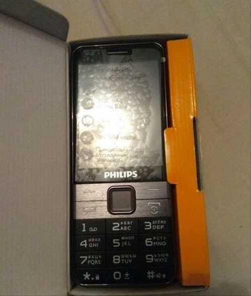 Мобильный телефон Philips Xenium E590