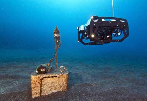 Подводный дрон Gladius Mini S с манипулятором и рюкзаком (100м) — Купить дрон с камерой для съемкок — GlazamiDrona.ru