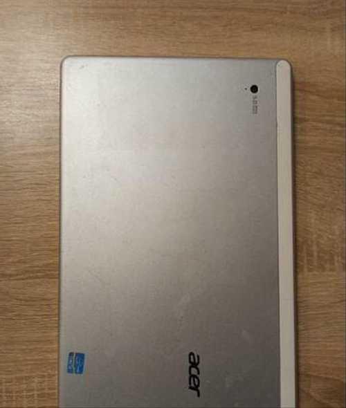 Планшет Acer Iconia Tab W700 серебряный