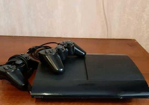 Sony PS3,плюс руль в комплектации,плюс наушники но