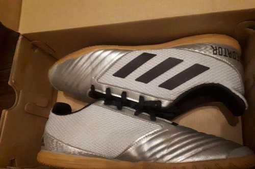 Футзалки adidas 41-42